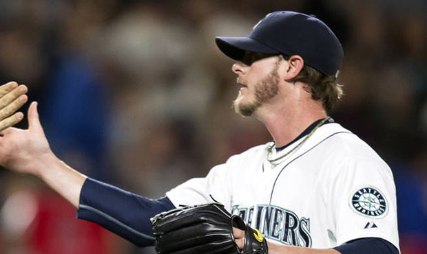 Report: Mariners bringing back veteran reliever Mark Lowe