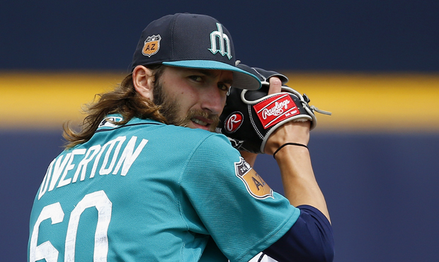 Mariners recall RHP Chase De Jong, place LHP Dillon Overton on ...