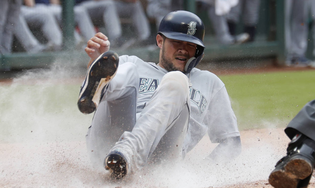 Mariners outright UT Kristopher Negrón, roster down to 39 - Seattle Sports