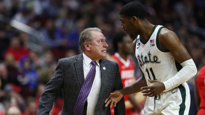 Ex-NFL player Ray Roberts explains the problem with Tom Izzo's outburst ...
