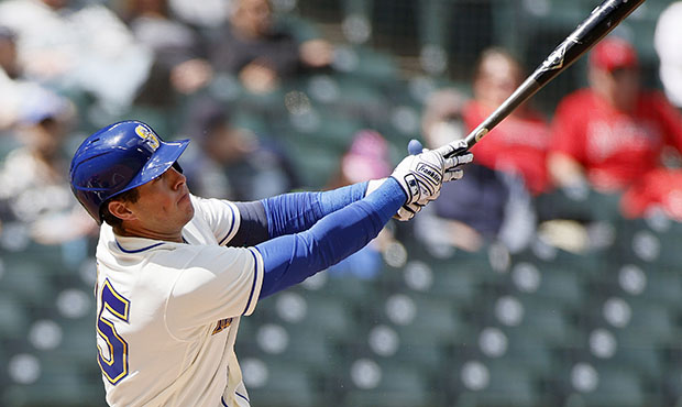 Mariners' ailing, struggling lineup loses starting 2B Dylan Moore