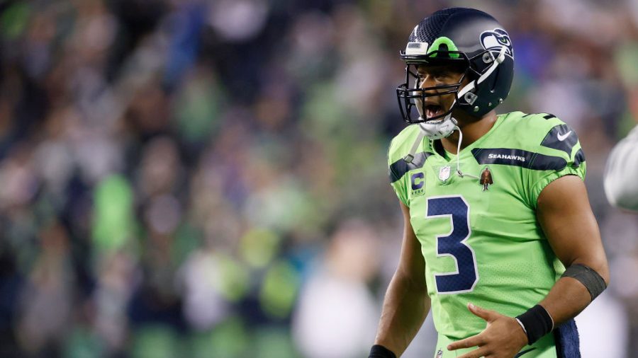 Russell Wilson Injury Update: Seahawks QB to see specialist for finger