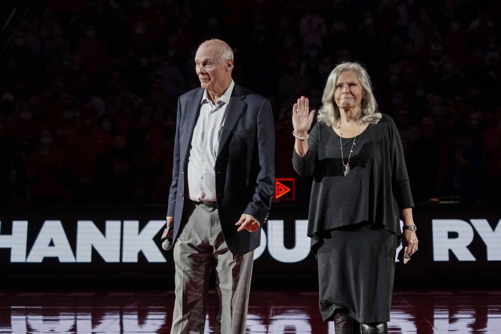 Crowl, Wisconsin smash Green Bay after honoring Ryan