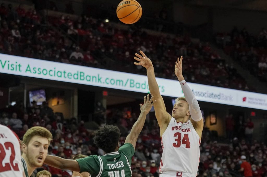 Crowl, Wisconsin smash Green Bay after honoring Ryan