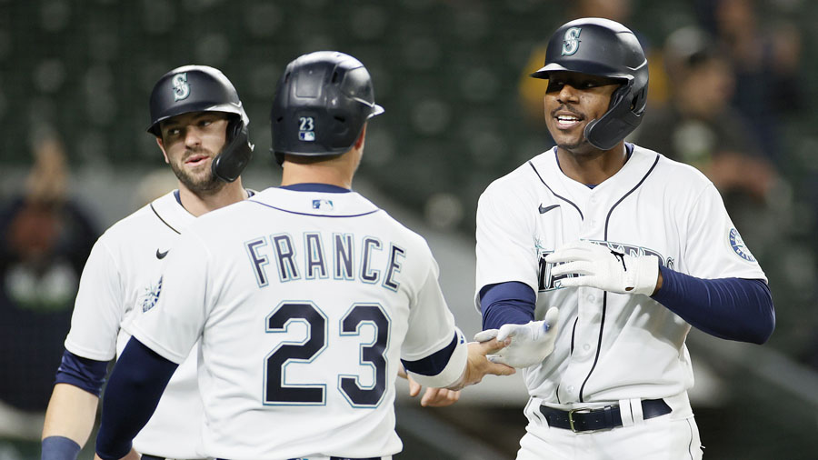 Aaron Goldsmith explains the high stakes of this Mariners offseason
