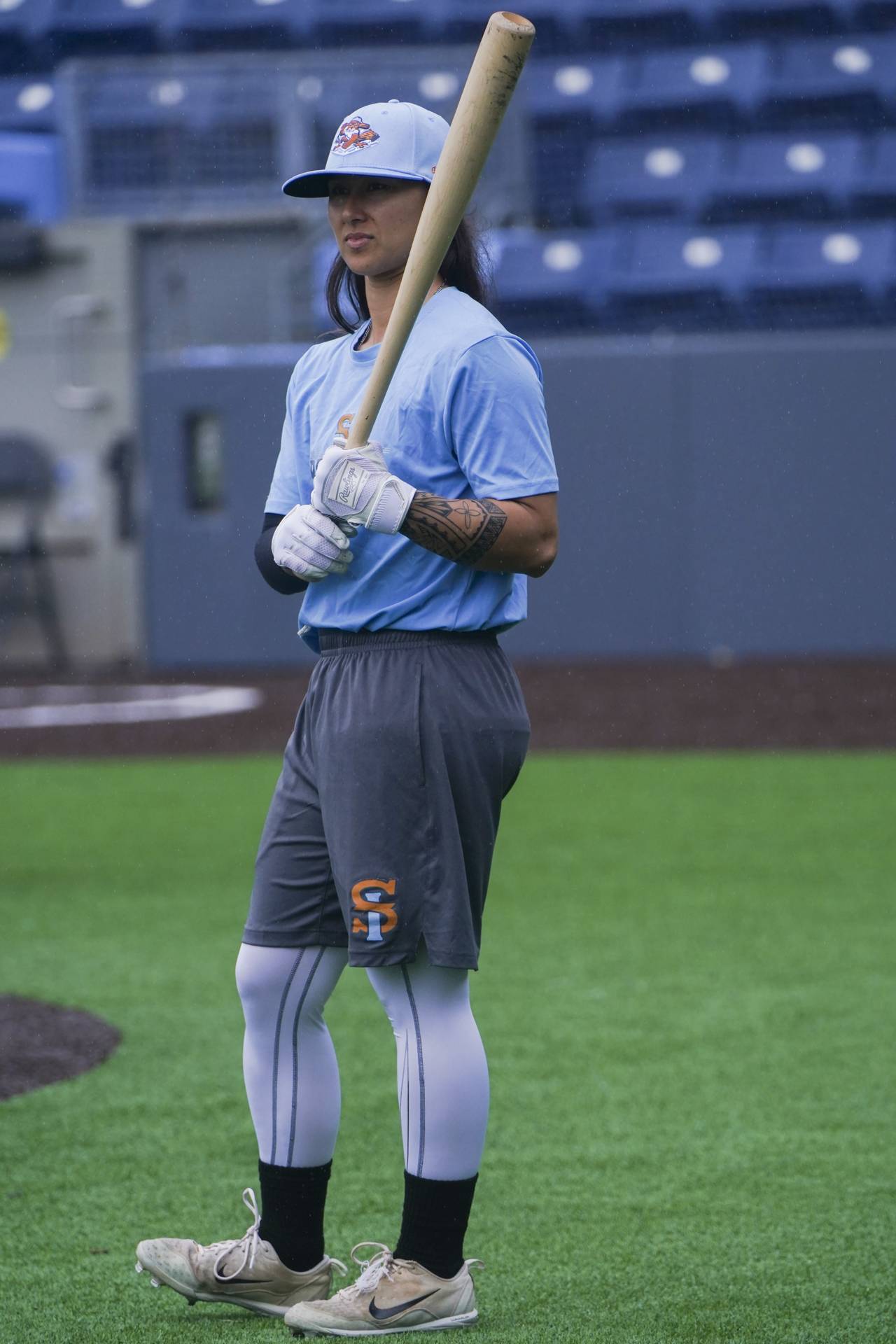 Kelsie Whitmore & 'The Thing' take on the Atlantic League - Seattle Sports