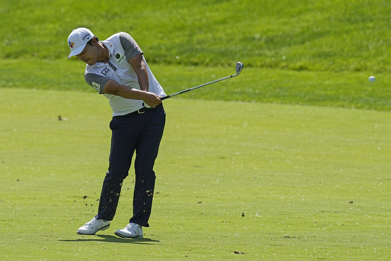 Cameron Smith ignores history and takes lead at Memorial