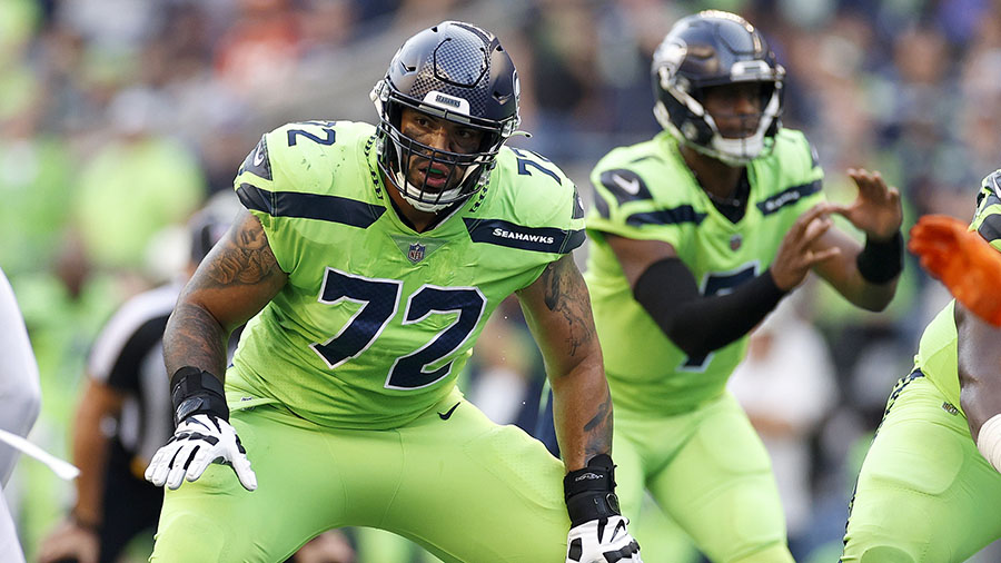 Ray Roberts: Pros and cons of Seahawks having a young O-line