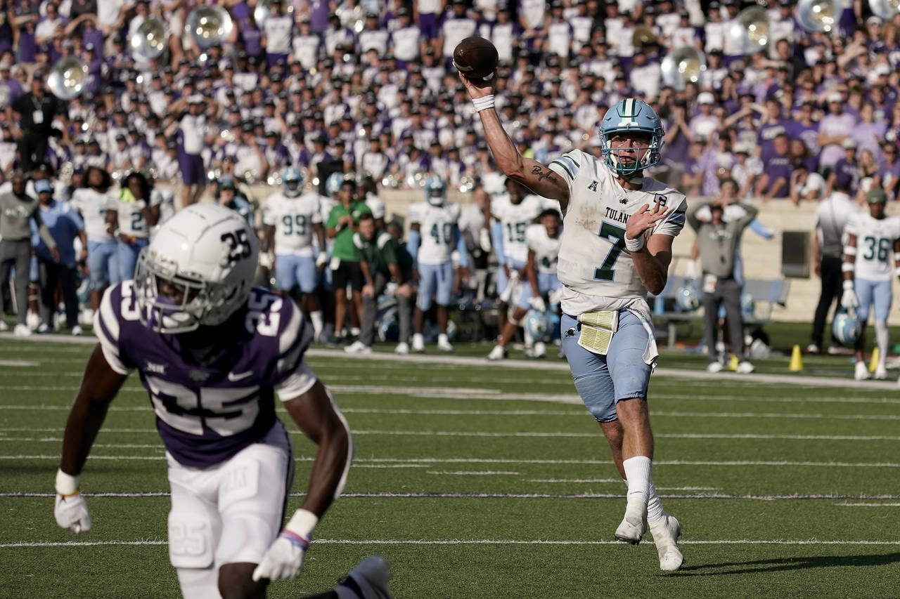 Pratt rallies Tulane to 17-10 upset win over Kansas State