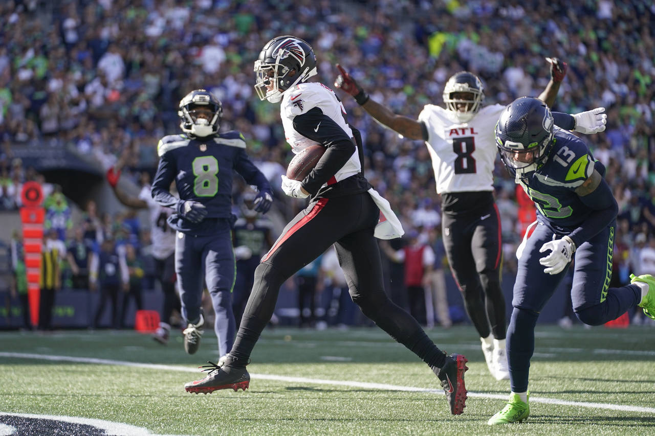 Cordarrelle Patterson rumbles Falcons past Seahawks 27-23