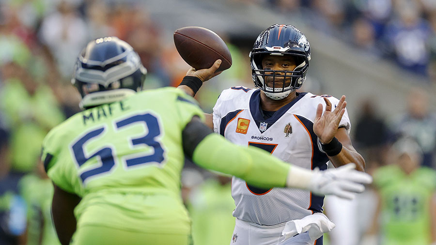 Seahawks beat Broncos 17-16 as ball taken out of Russell Wilson's hands