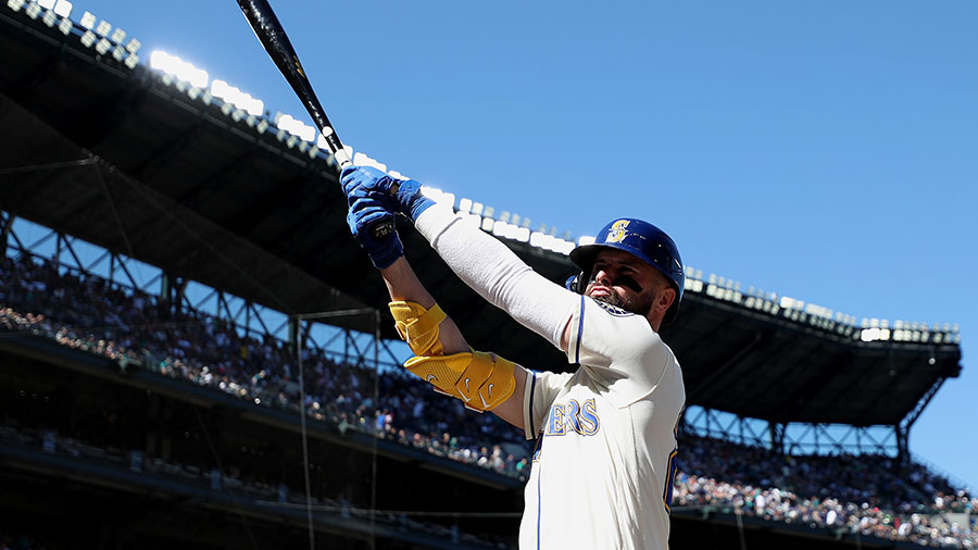 What's going on with Jesse Winker and the Mariners?