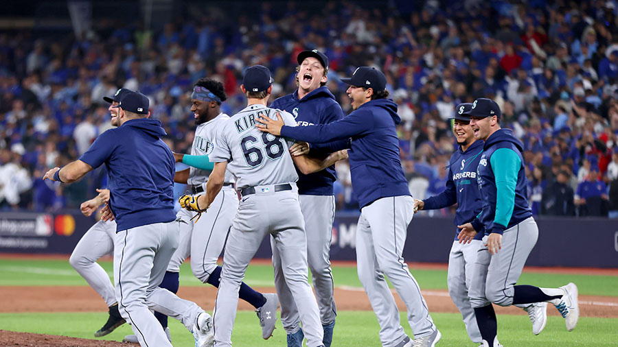 Believe it! Mariners come back from 7 down, clinch ALDS berth