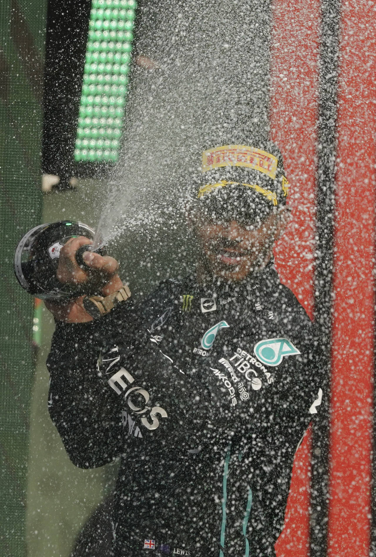 Lewis Hamilton committed to helping Mercedes end slump - Seattle Sports