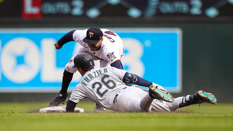 Talking Mariners: Selling shortstops on 2B move could be easier now