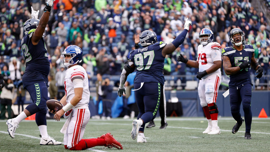 Cliff Avril: How Seahawks' D-line changed, leading to more success