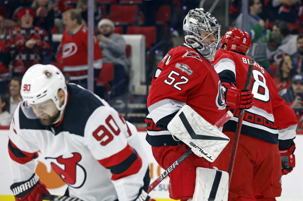 Canes beat Devils, move into 1st in Metropolitan Division