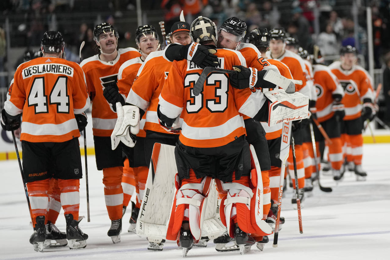 DeAngelo caps Flyers rally for 4-3 OT win over Sharks