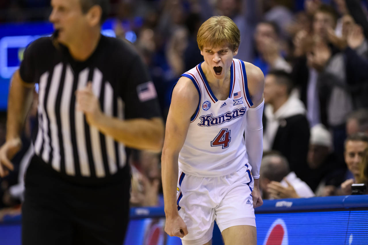 No. 8 Kansas romps to 84-62 victory over No. 14 Indiana