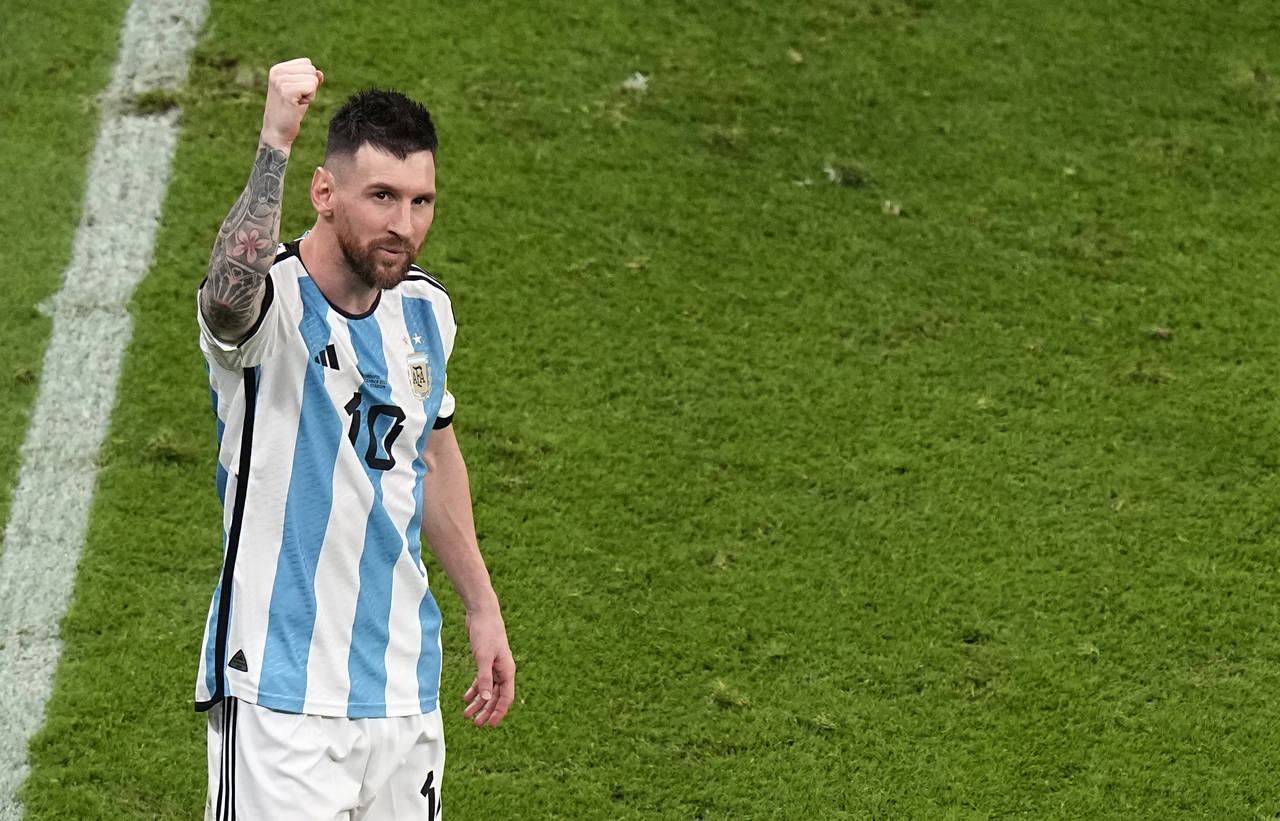 Messi carries the weight of Argentina into World Cup final