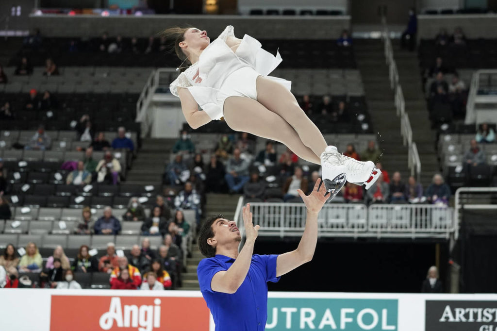 World champs Knierim, Frazier dazzle in Day 1 at nationals