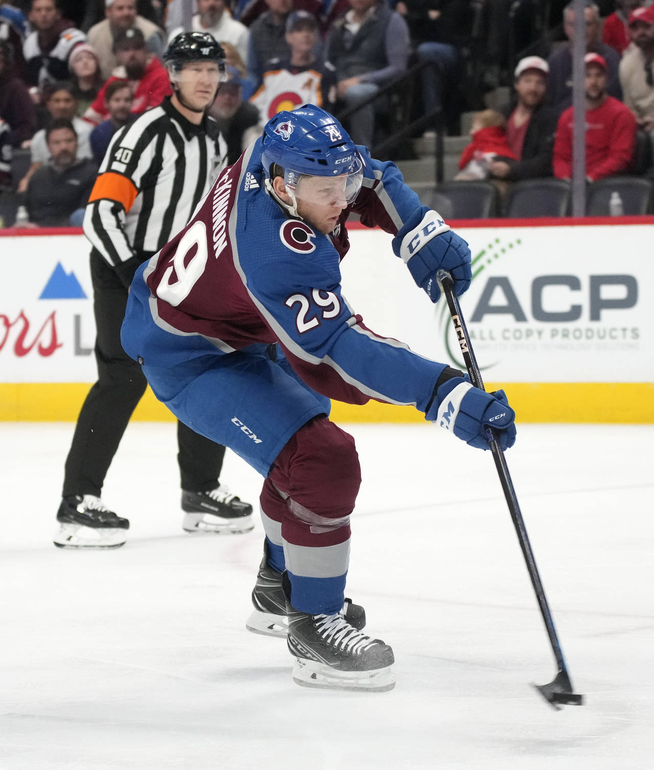 Makar, MacKinnon each score twice as Avs beat Red Wings 6-3