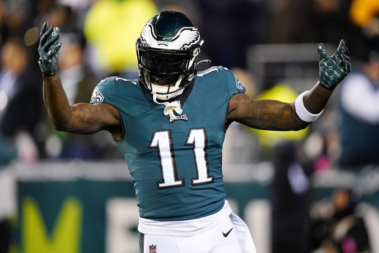 Wide receivers Brown, Smith form 'Dynamic Duo' for Eagles - Seattle Sports