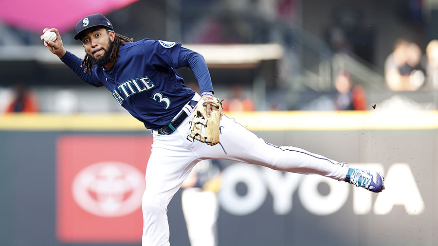 How will shift rule impact Mariners? Infield coach Perry Hill explains