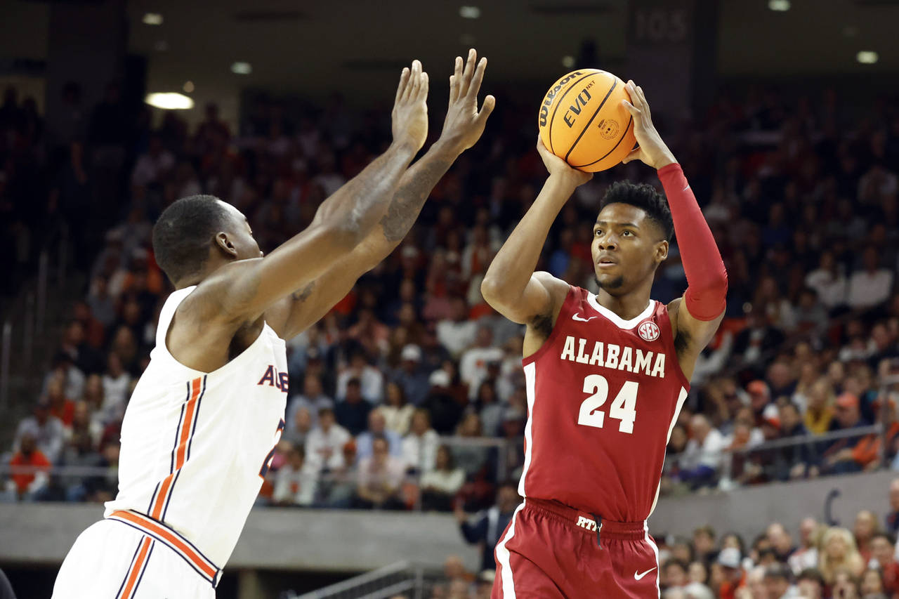 Alabama hoops No. 1 in AP Top 25 for first time in 20 years