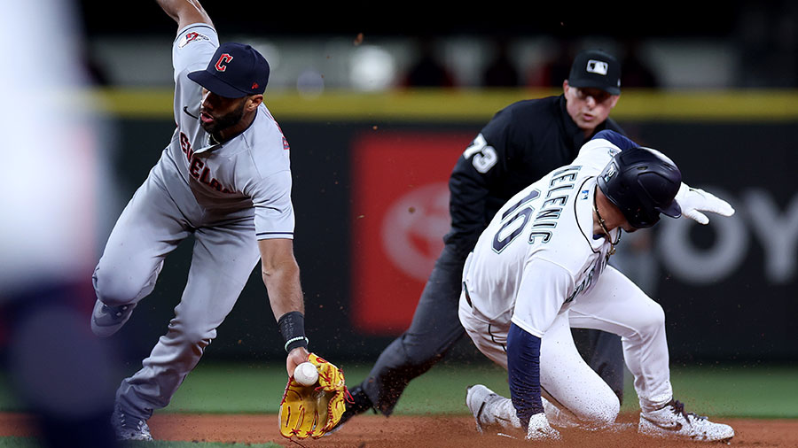 Brock & Salk: The most important developments from Mariners' opener