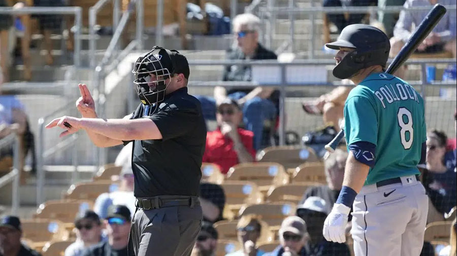 MLB pitchers adjusting to quick pace of new pitch clock