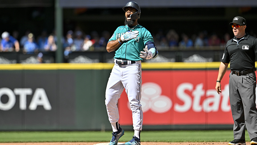 Mariners use 5-run inning and rally past Blue Jays for wild 9-8 win