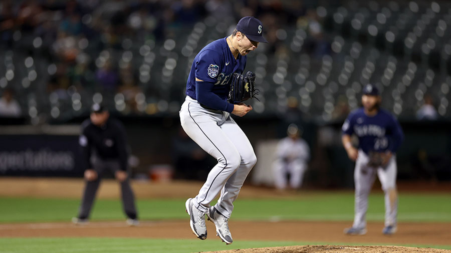 Woo leads Mariners in 5-0 win over A’s to gain ground in AL race