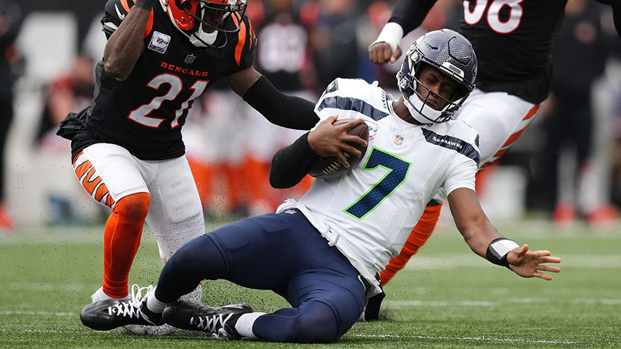 Geno Smith takes blame, but plenty of reasons Seahawks faltered