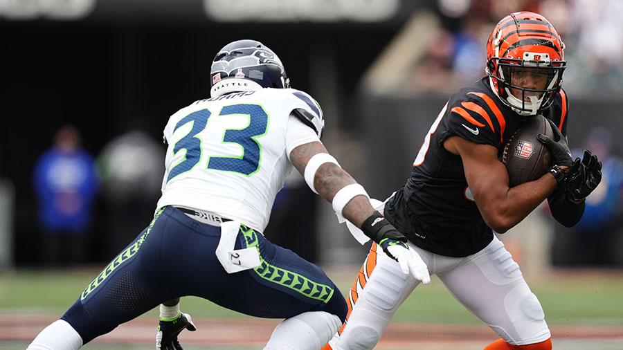 How did Seahawks' Jamal Adams play in first full game back?