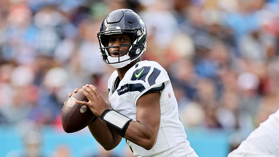 Big Plays: Geno's turn -- late TD lifts Seattle Seahawks over Titans