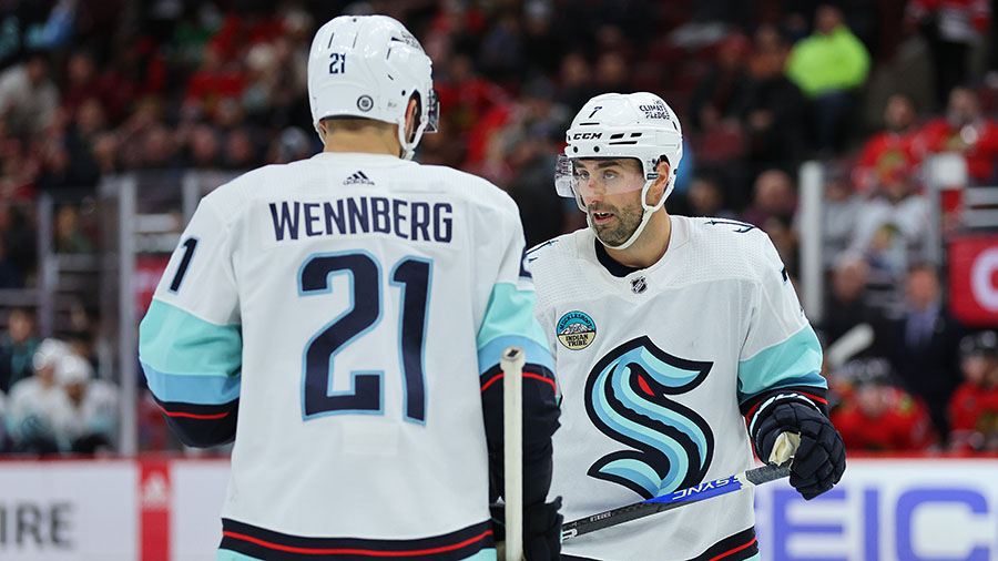 Seattle Kraken score 3 in 2nd, beat Sabres 5-2 as win streak hits 7