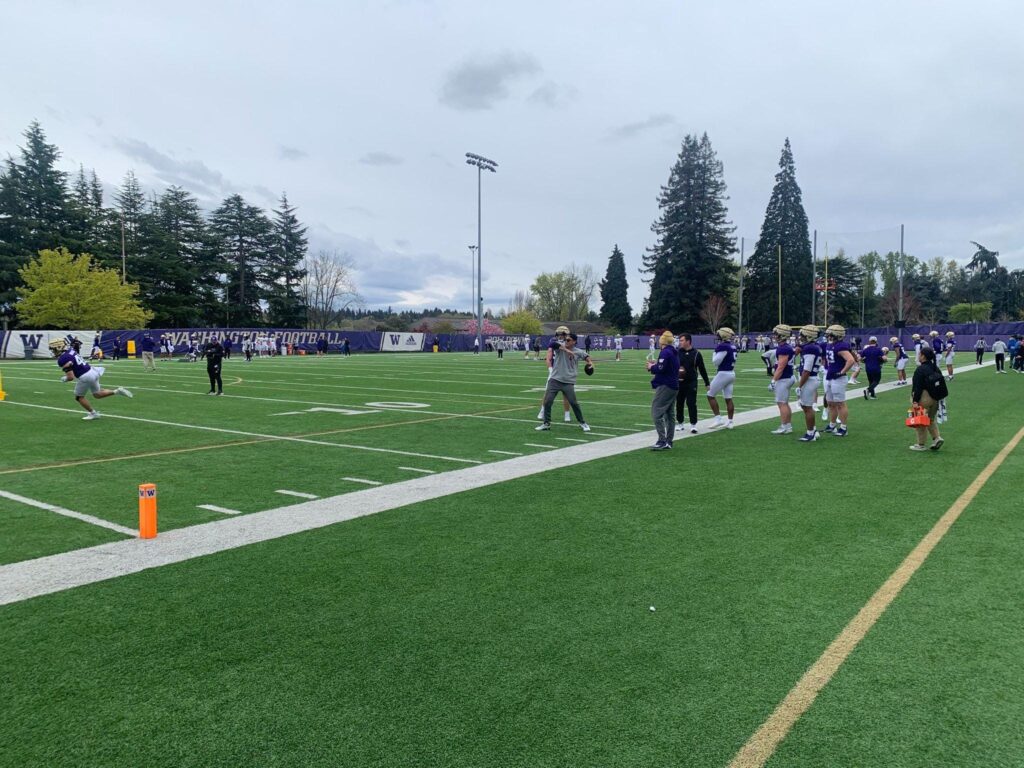 UW Huskies Spring Practice, Day 5: Valdez, D-line and much more